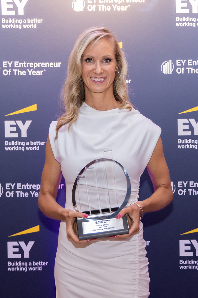 WamBam Fence Blog | No-dig vinyl fence that's fun to install