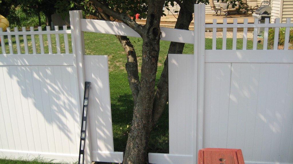 Working around a tree in your fence run - WamBam Fence Knowledge Base